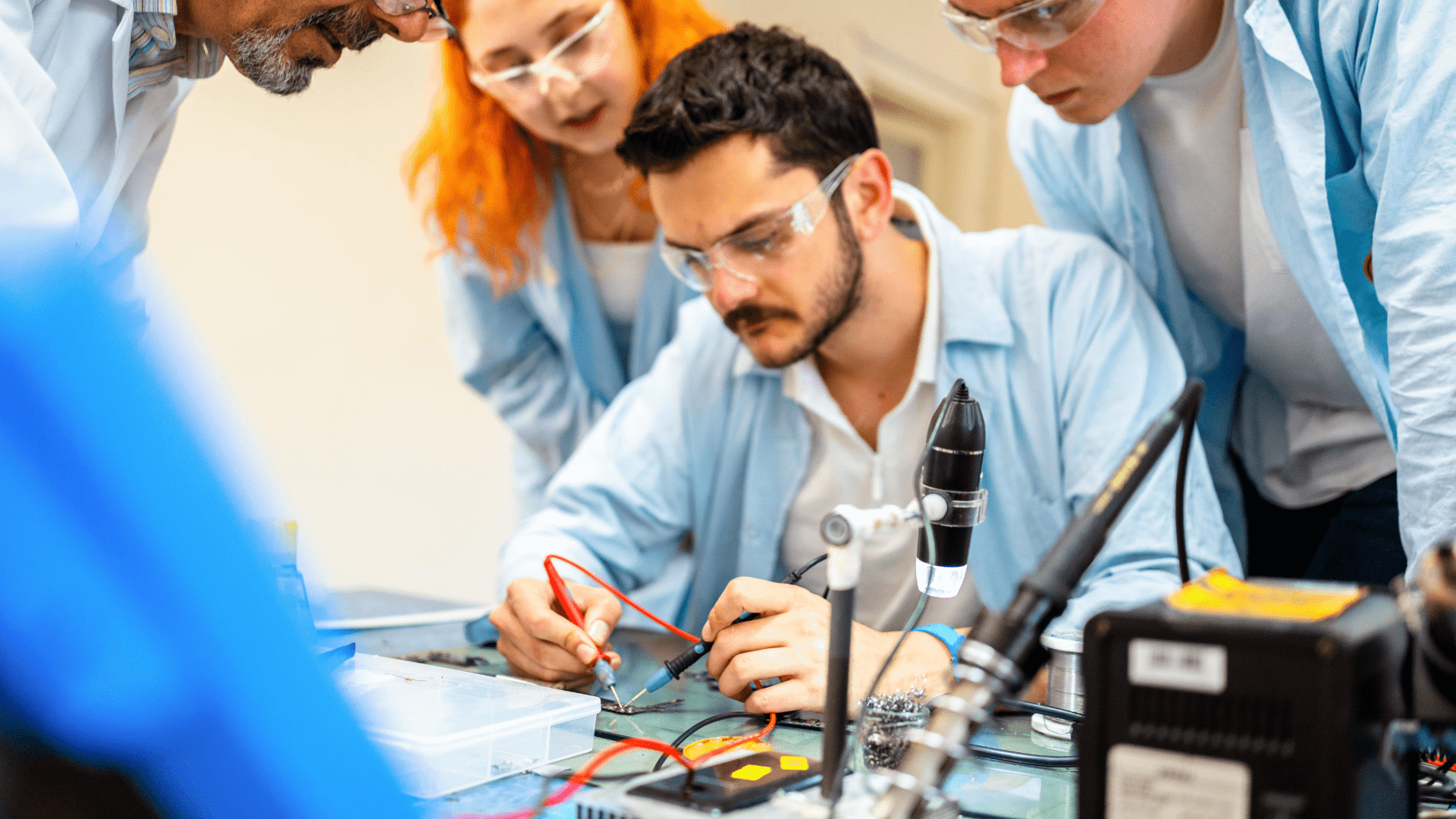BEng (Hons) Electrical and Electronic Engineering | Buckinghamshire New ...